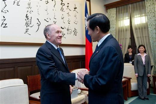 總統接見2004年諾貝爾經濟學獎得主Edward Prescott及荷寶投資管理集團執行長Roderick Munsters - 楊梅新聞網 ...