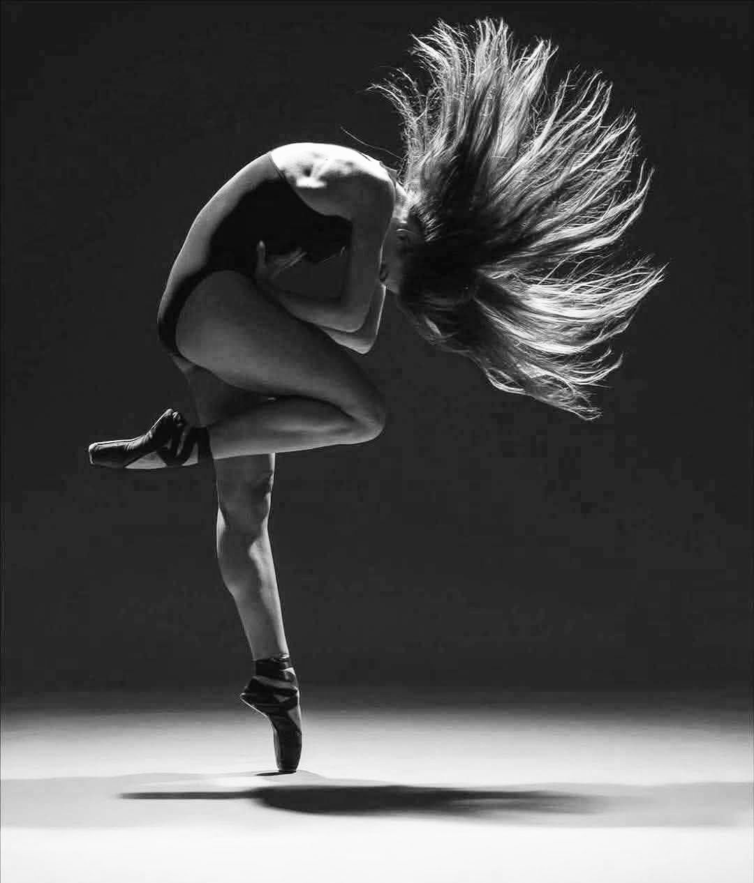 2025 黑白集.03 - Red Square 123的部落格 - udn部落格