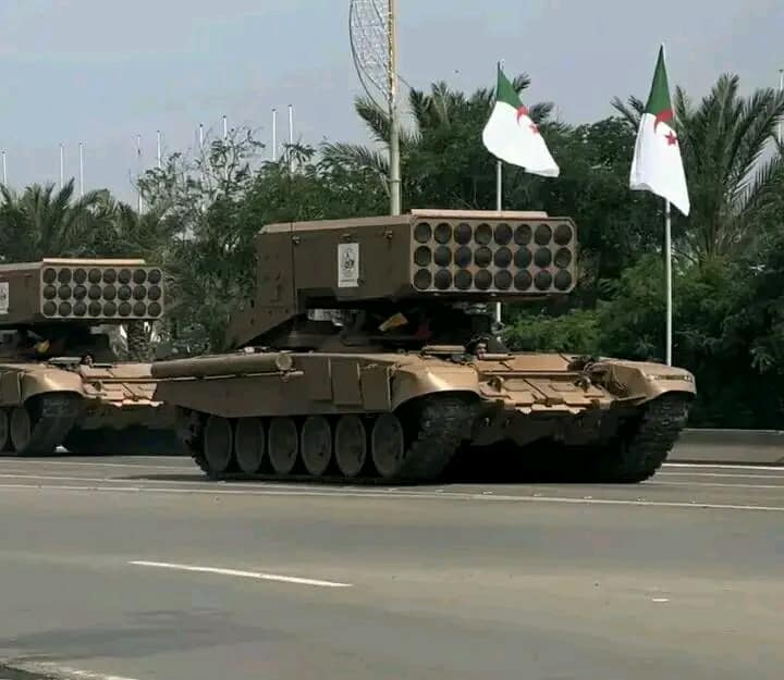 非洲阿爾及利亞軍隊全面採用俄羅斯軍事武器為什麼?.Algerian army fully adopts Russian military ...