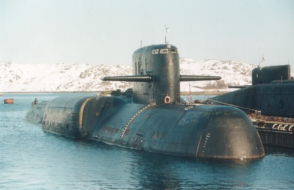 Атомная подводная лодка 庫爾斯基號沉沒Russian submarine Kursk (K-141) - HSR123 ...