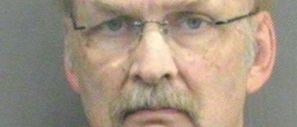 淫「獸」教室 獸醫系教授山繆森(Don Samuelson)偷拍女生止下春光被捕 - 玉笛誰家聽落梅 - udn部落格